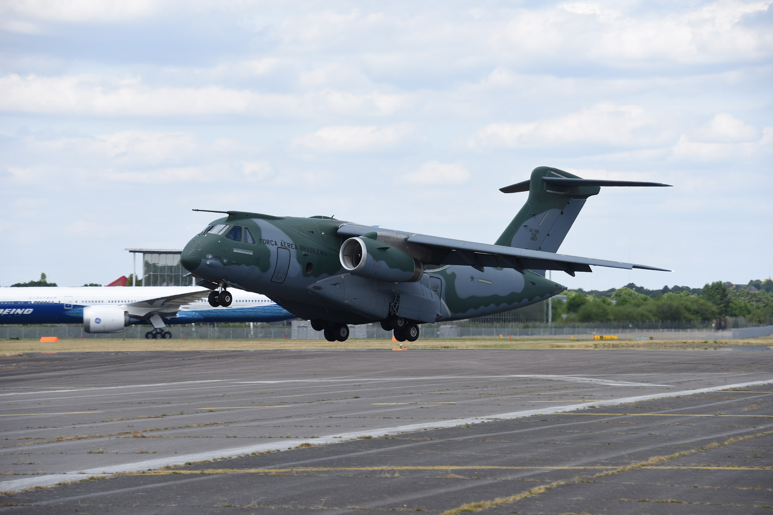 Embraer e BAE Systems anunciam colaboração para o C-390 Millennium e ...