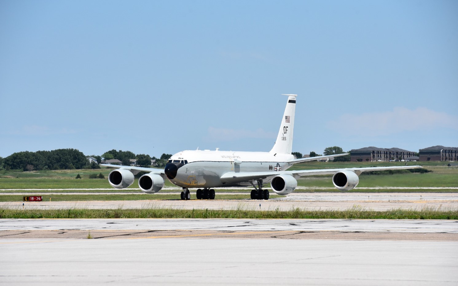 USAF recebe o primeiro dos novos aviões “farejadores” de armas ...
