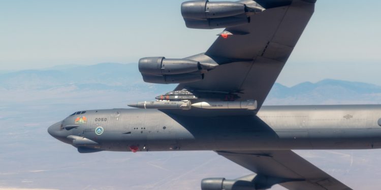 Arma hipersônica da Lockheed passa para a próxima fase após novo teste ...