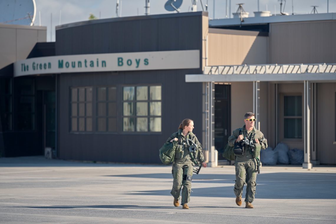 Guarda Aérea Nacional dos EUA tem sua primeira mulher piloto de F-35 ...