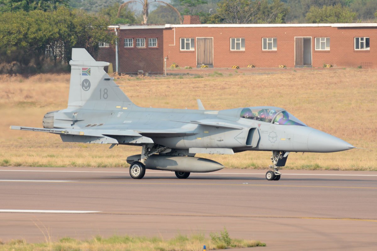 SAAF coloca Gripen em voo após 12 meses de aterramento – Cavok Brasil