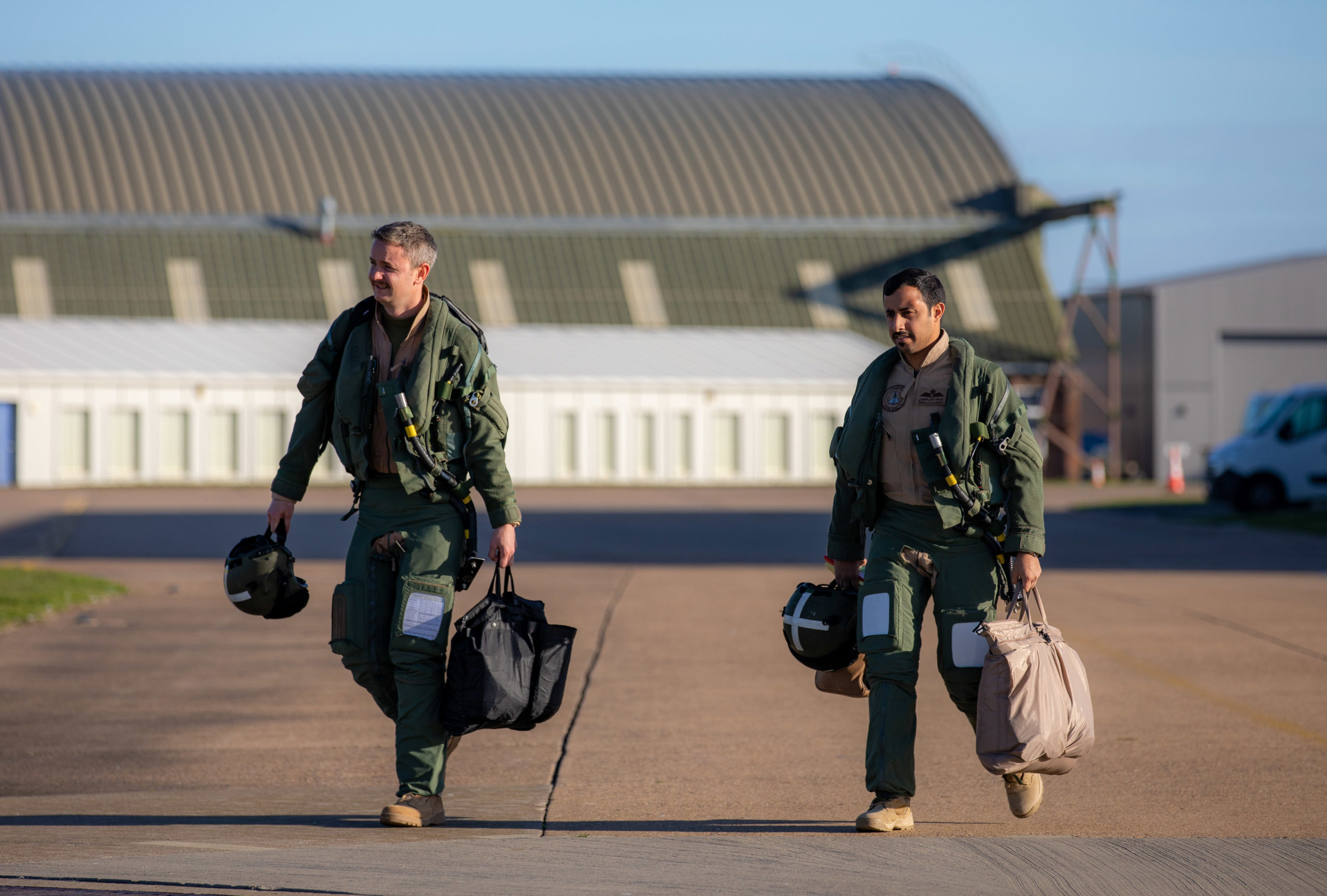 Esquadrão de Typhoon da RAF-QEAF é implantado no policiamento aéreo da ...