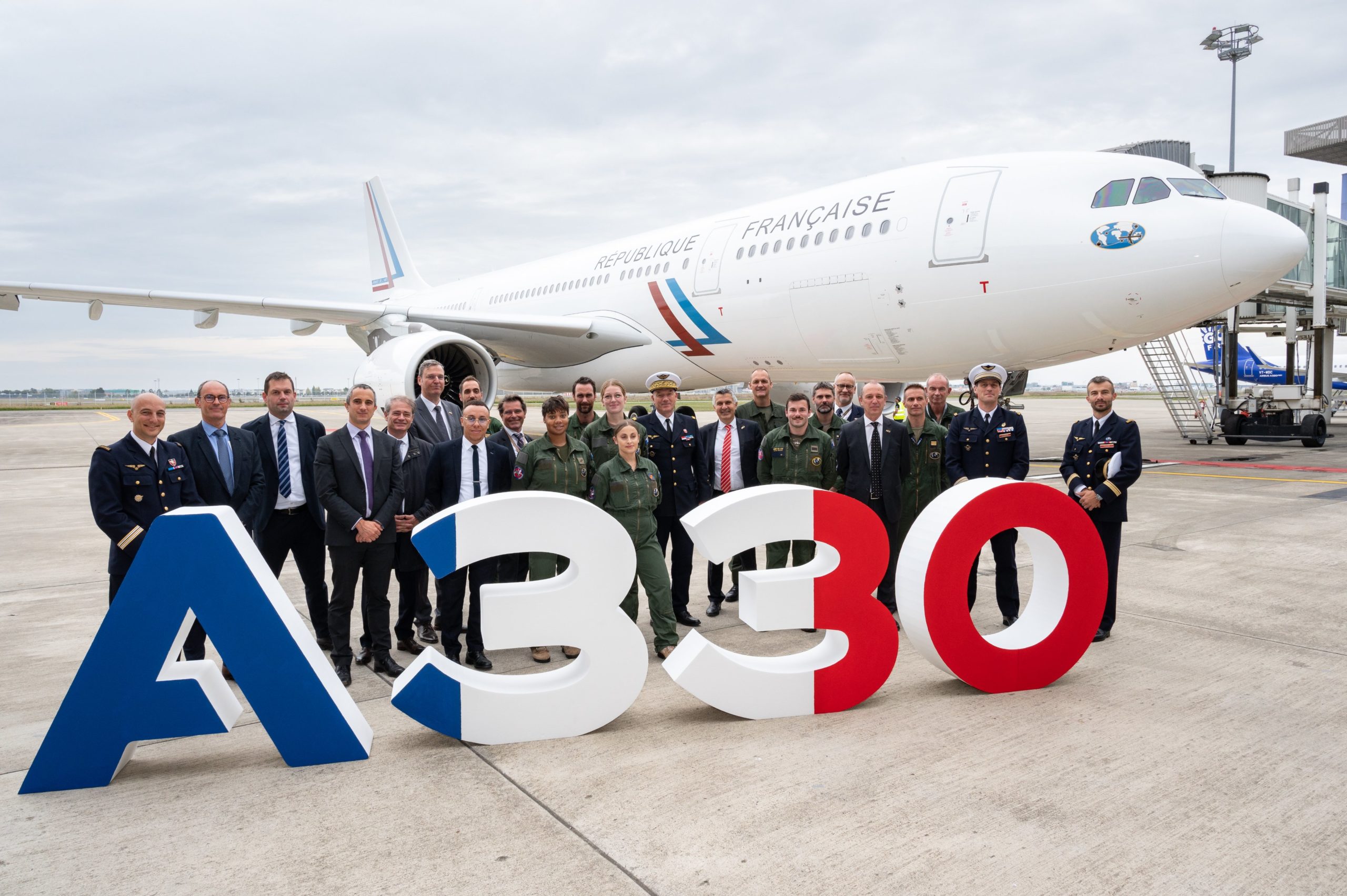 Força Aérea Francesa recebe seu terceiro e último Airbus A330-200 VIP ...