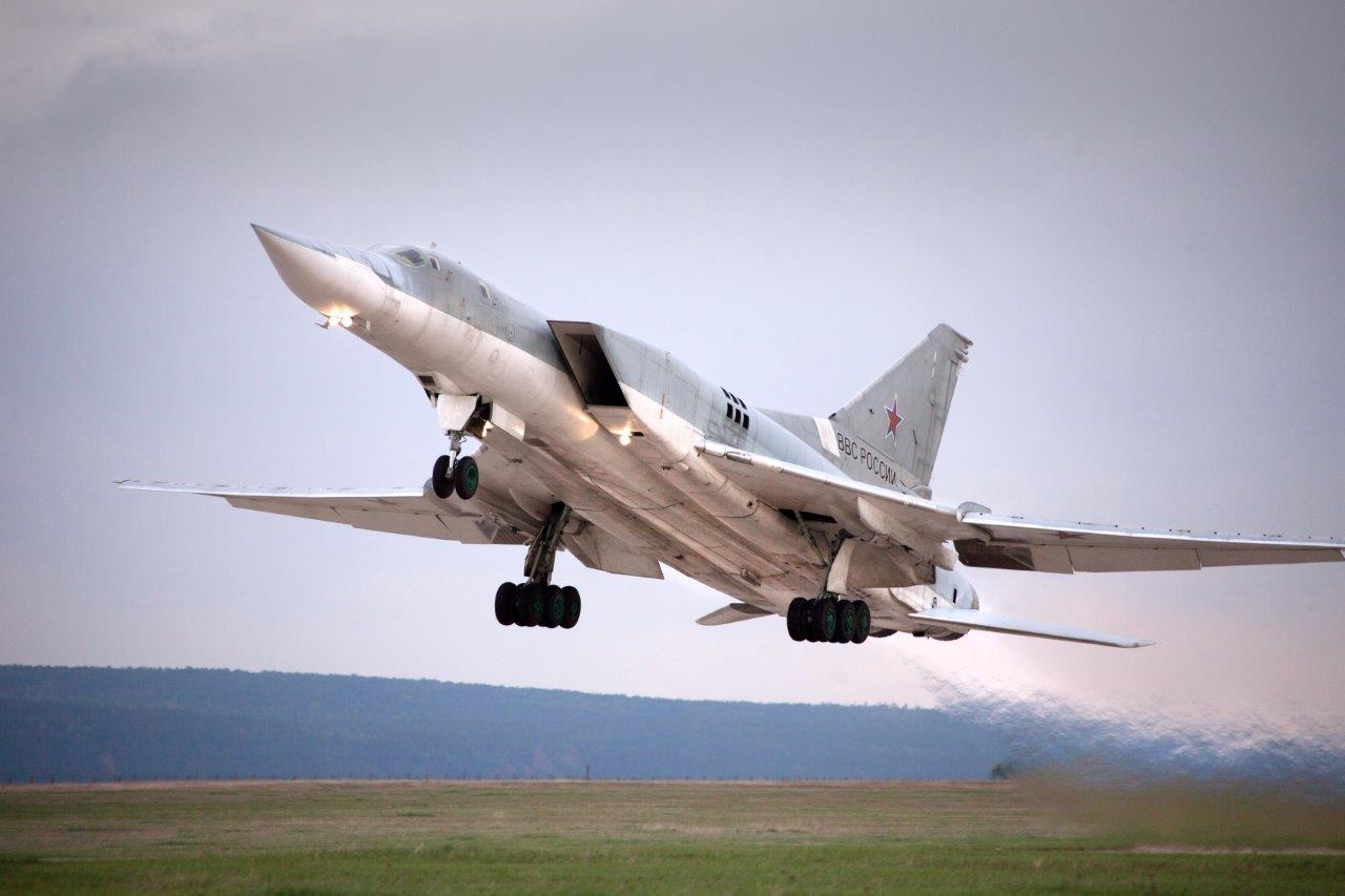 Tupolev entrega outro Tu-22M3 revisado às Forças Aeroespaciais Russas ...