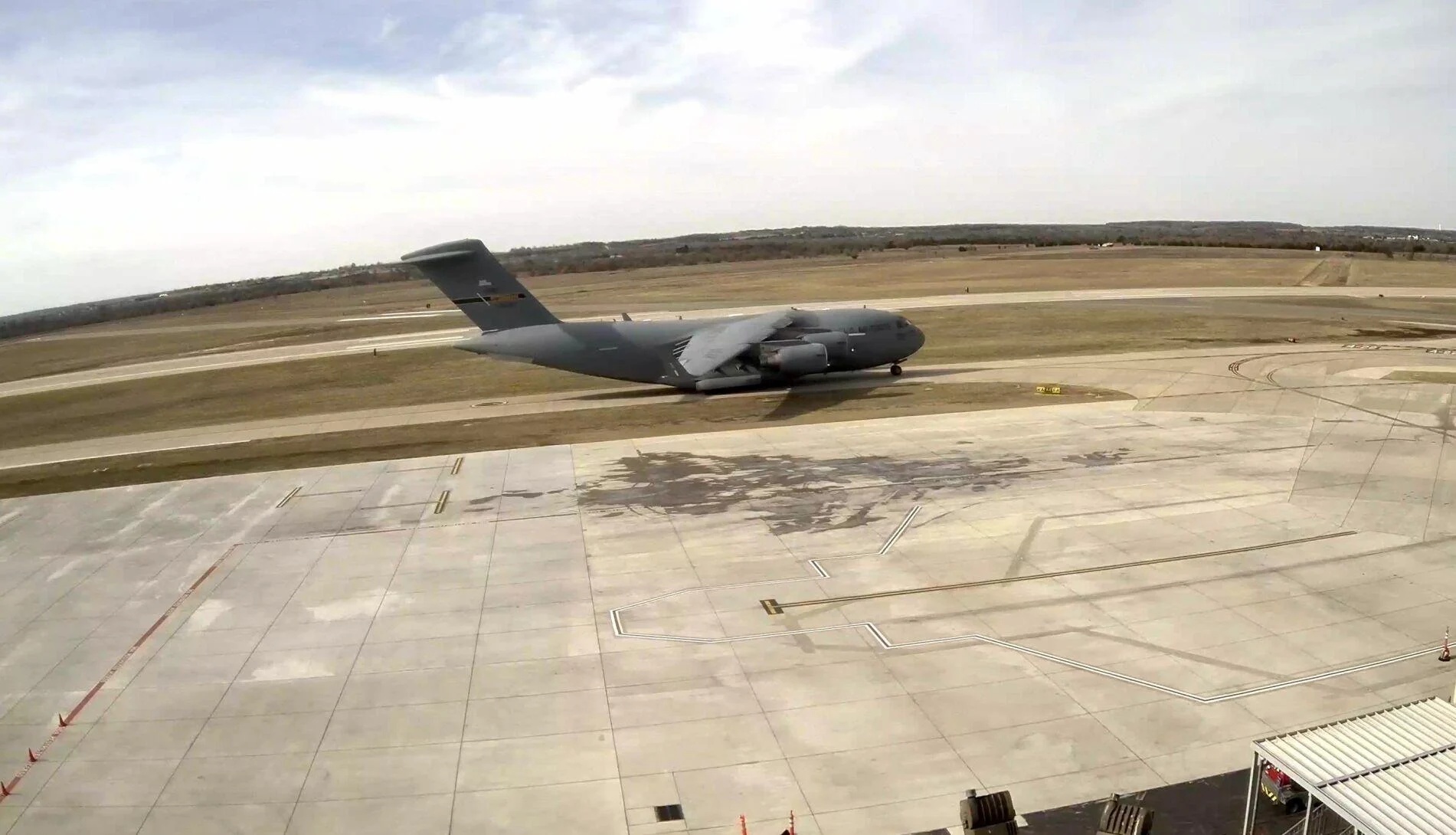 C-17 da USAF causa danos em pista de aeroporto regional nos EUA – Cavok Brasil