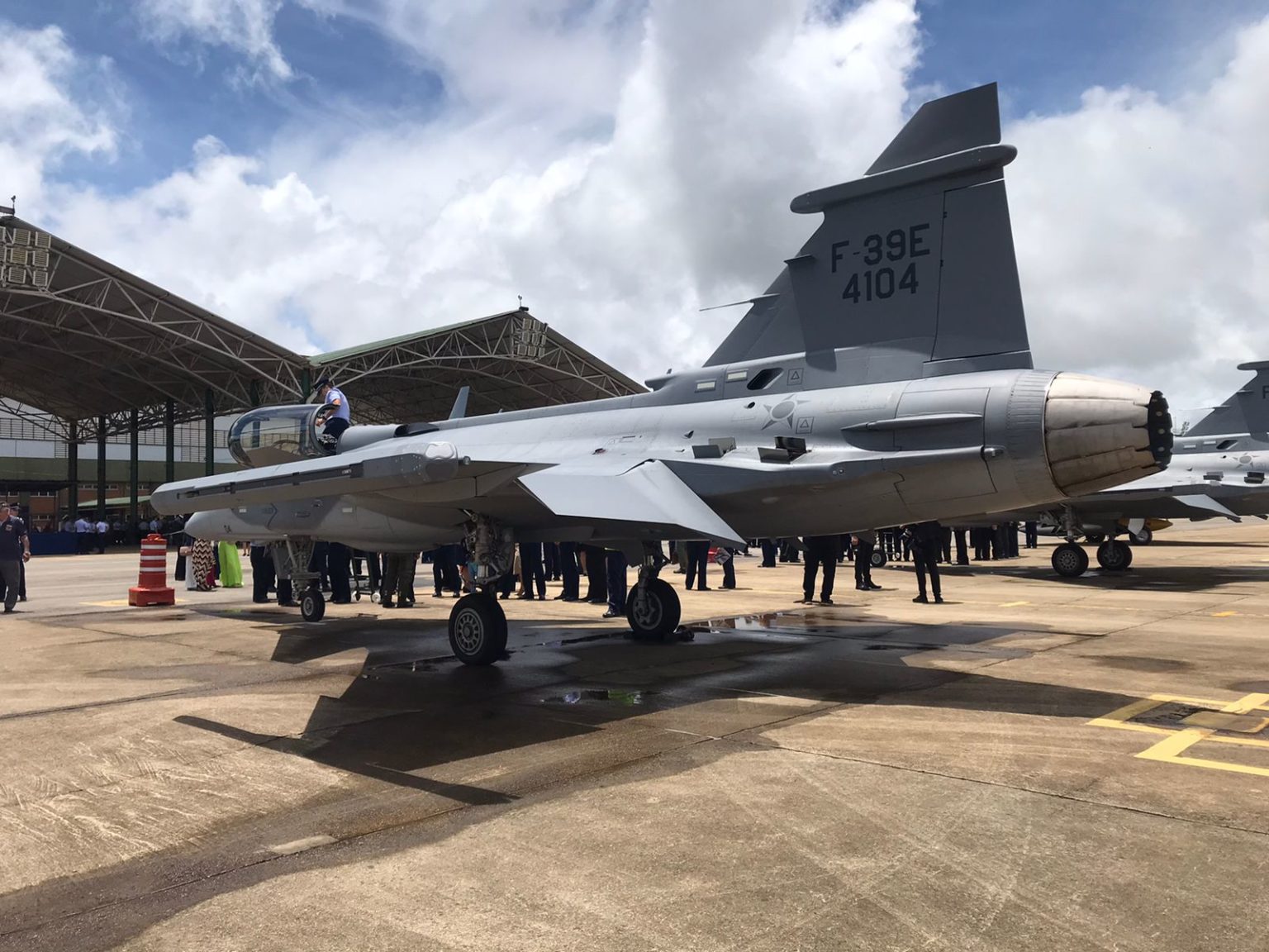 IMAGENS: F-39 Gripen entra em operação na Força Aérea Brasileira ...