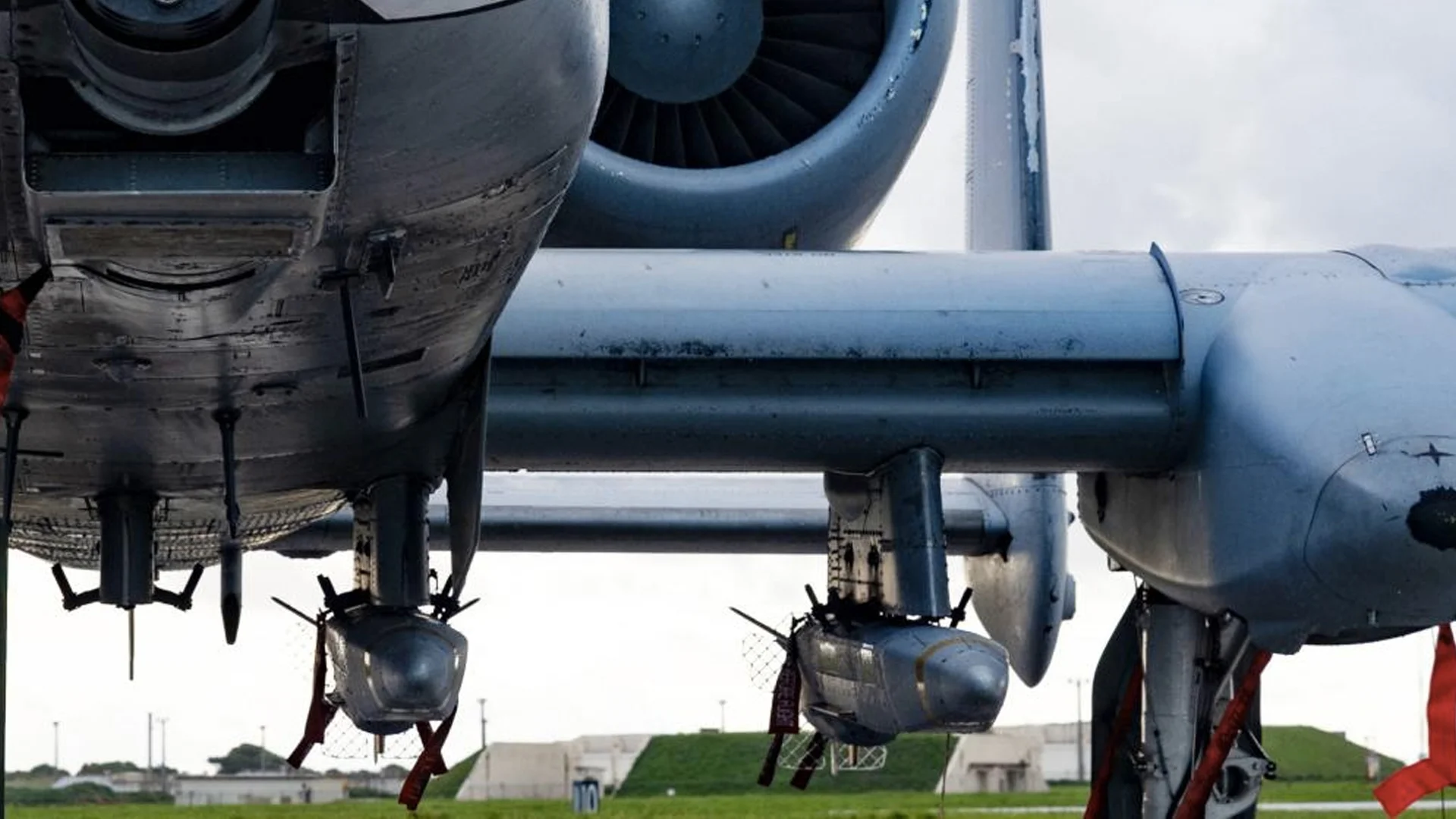 Pilotos de A-10C Thunderbolt II da USAF empregam MALD em apoio aos B ...