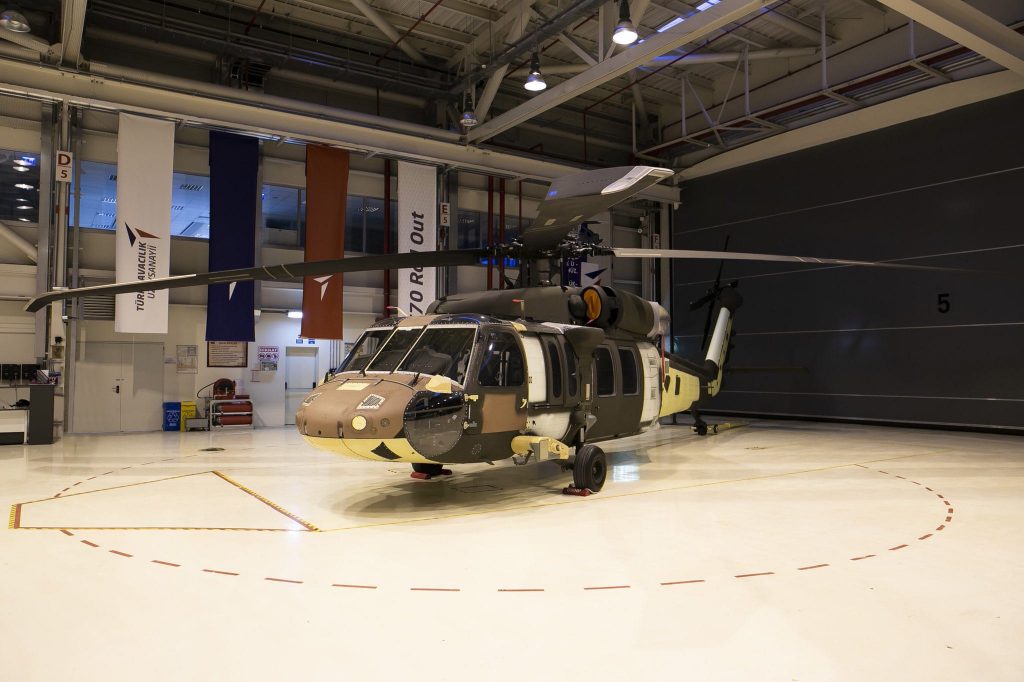 Primeiro helicóptero utilitário T70 produzido pela TAI é entregue às ...