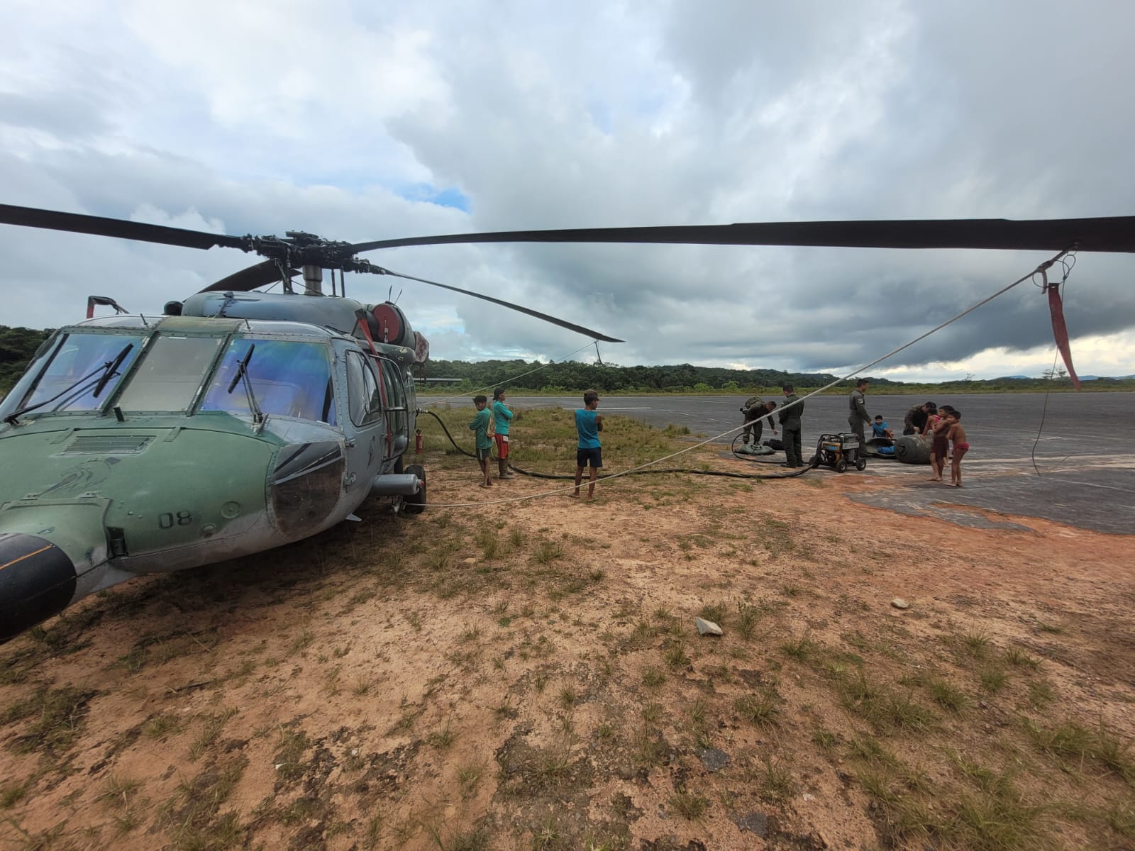 FAB realiza missão de ajuda humanitária na região Yanomami