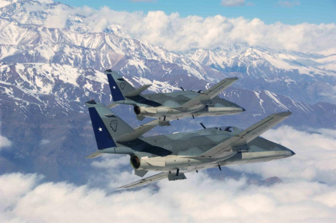 Força Aérea Chilena retira de serviço seus jatos de treinamento A-36 ...