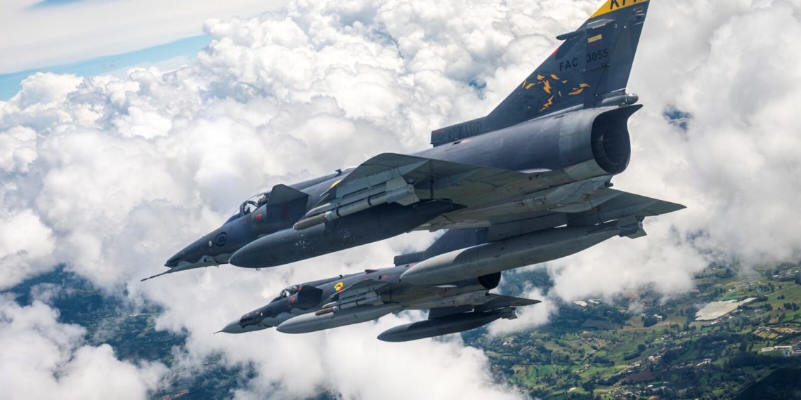 Sem dinheiro para novos caças, Colômbia vai manter seus Kfir voando até ...