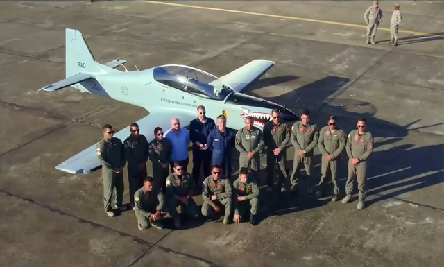 Força Aérea Dominicana apresenta sua nova aeronave Dulus TP-75, réplica ...