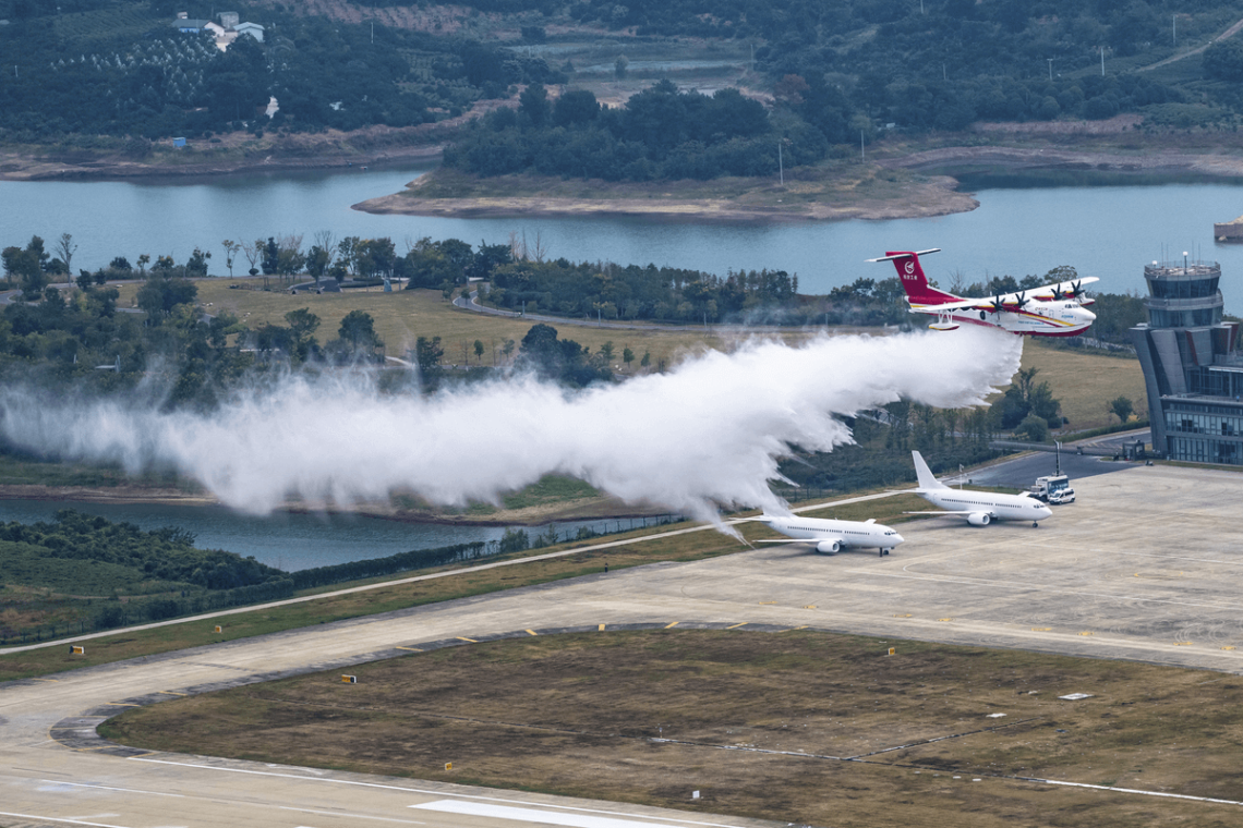 Grande aeronave anfíbia AG600, desenvolvida na China, deve entrar no ...