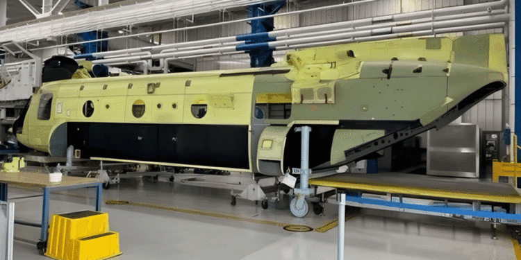 Boeing inicia a montagem final do primeiro CH-47F Chinook Block II