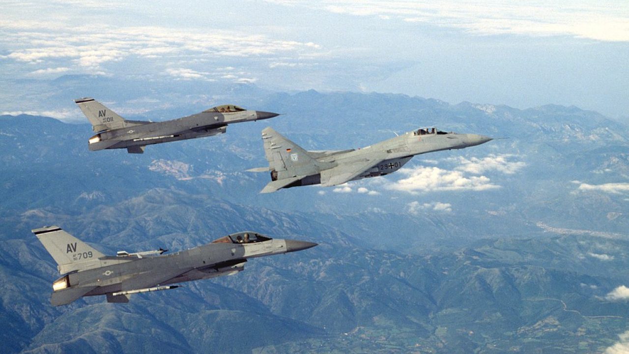 Pilotos de caças F-16 da USAF explicam como é um dogfight contra o MiG ...