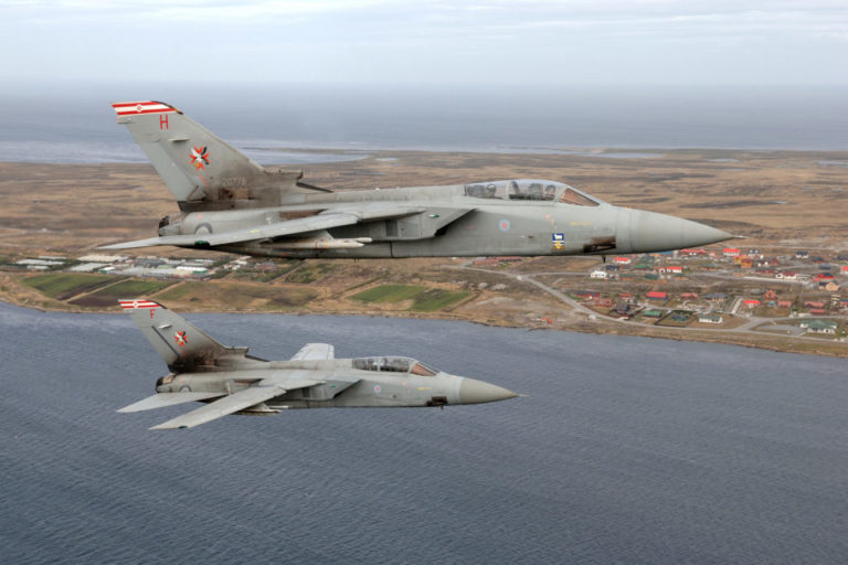 FALKLANDS/MALVINAS: A história da Base RAF Mount Pleasant – Cavok Brasil