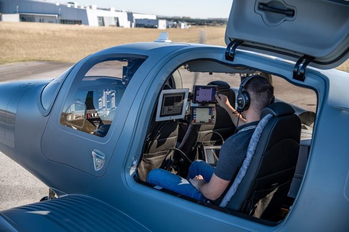 AEROMOT, FBR Aviation e Hensoldt assinam parceria para integrar ...