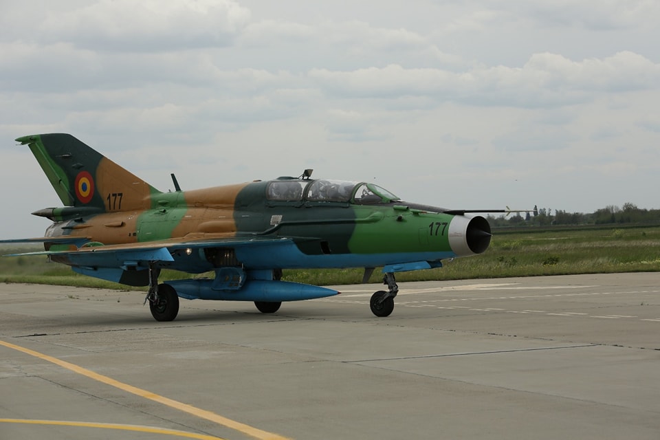IMAGENS: Romênia se despediu de seus MiG-21 LancerR – Cavok Brasil