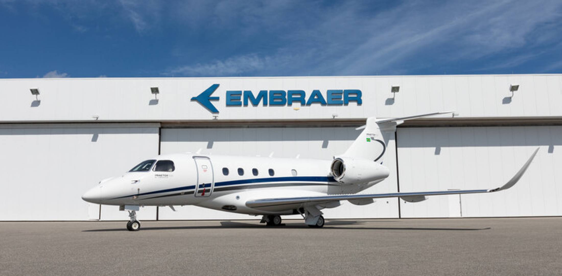 EBACE: Embraer apresenta seus jatos Phenom 300E, Praetor 500 e Praetor ...