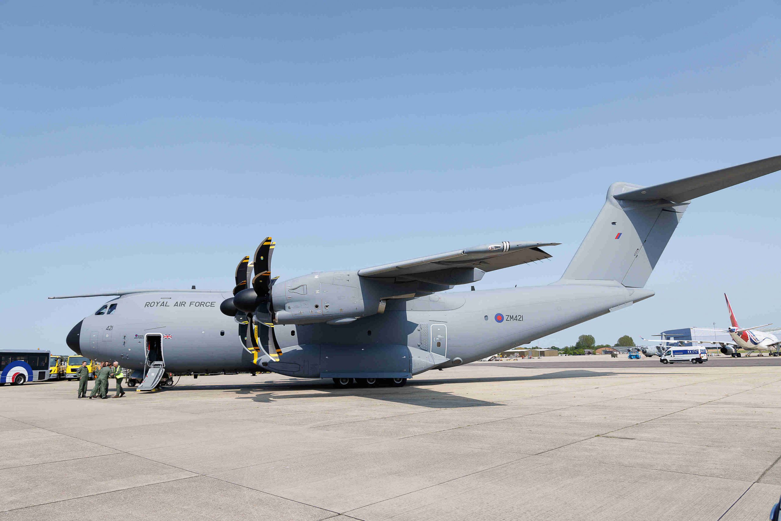 IMAGENS: RAF recebe sua última aeronave A400M – Cavok Brasil