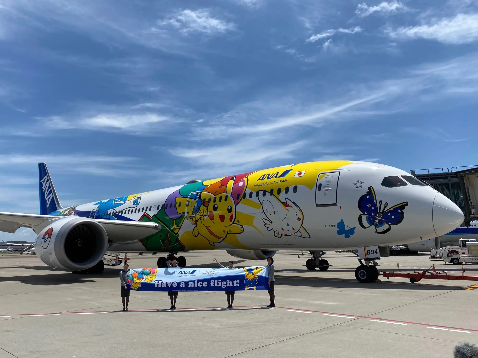 IMAGENS: All Nippon Airways revela seu 787 “Pikachu Jet” com o tema de ...