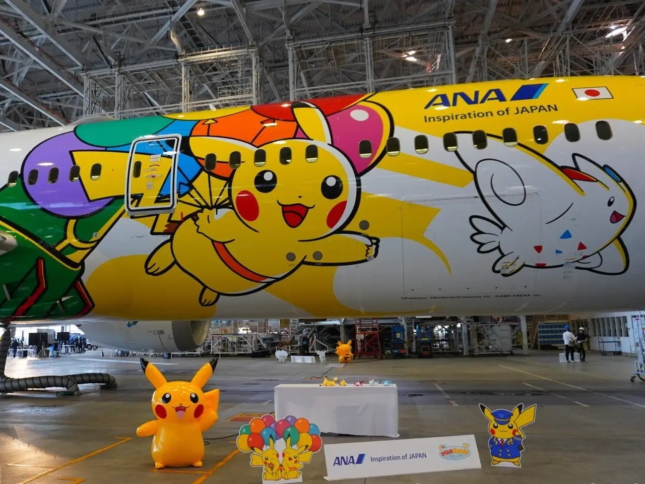 IMAGENS: All Nippon Airways revela seu 787 “Pikachu Jet” com o tema de ...