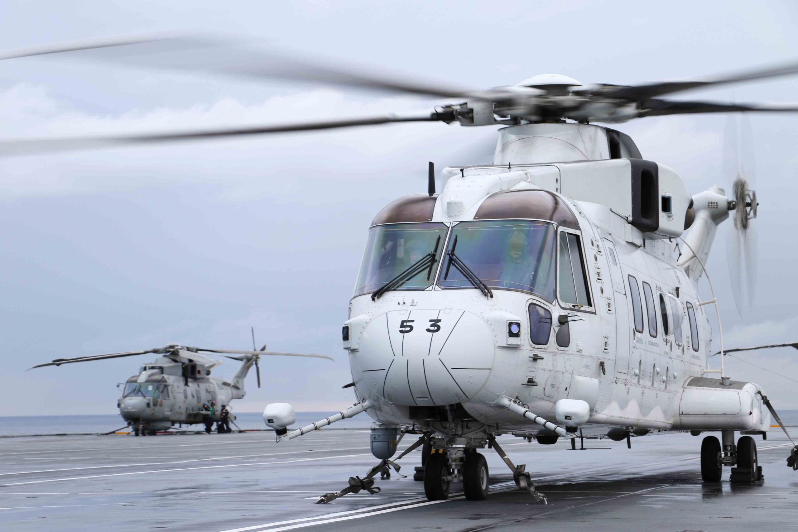 Leonardo e Kawasaki Heavy Industries assinam contrato para helicópteros MCH-101 adicionais ...