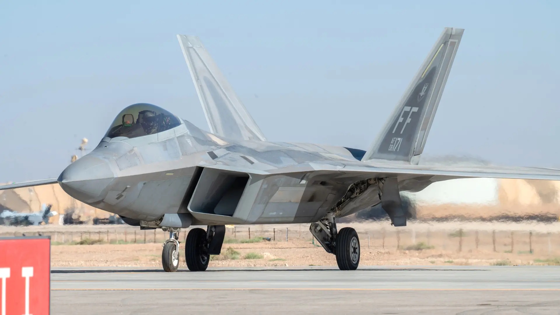 USAF envia F-22 Raptors para o Oriente Médio para conter a Rússia ...