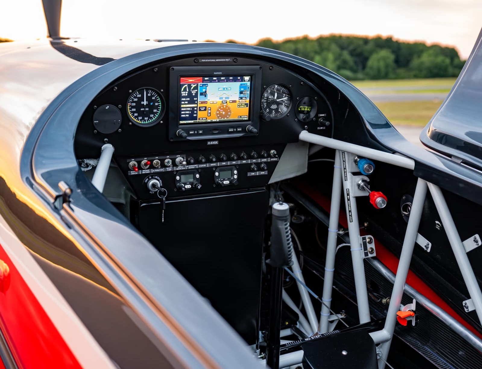 IMAGENS: Extra Aircraft revela o novo 330-SX – Cavok Brasil