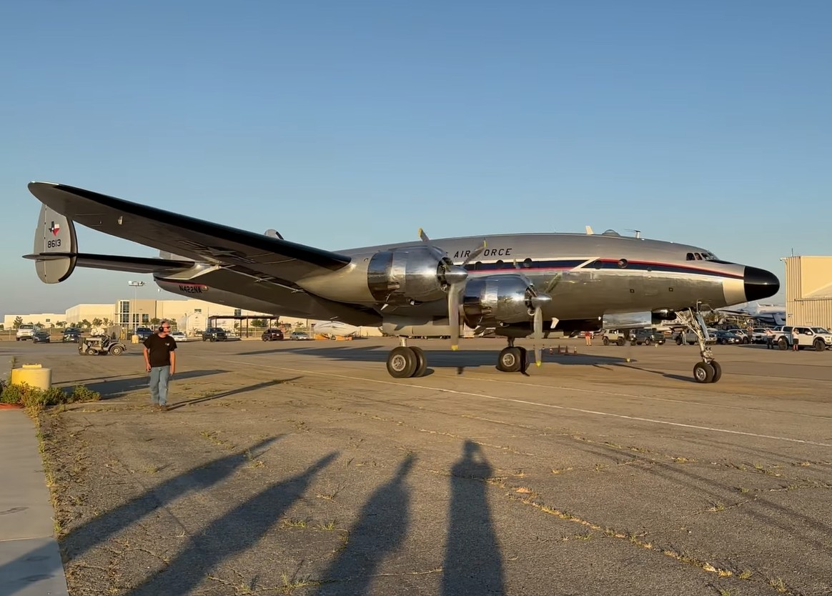 Após voltar a voar, Constellation ‘Bataan’ está sendo preparado para ...