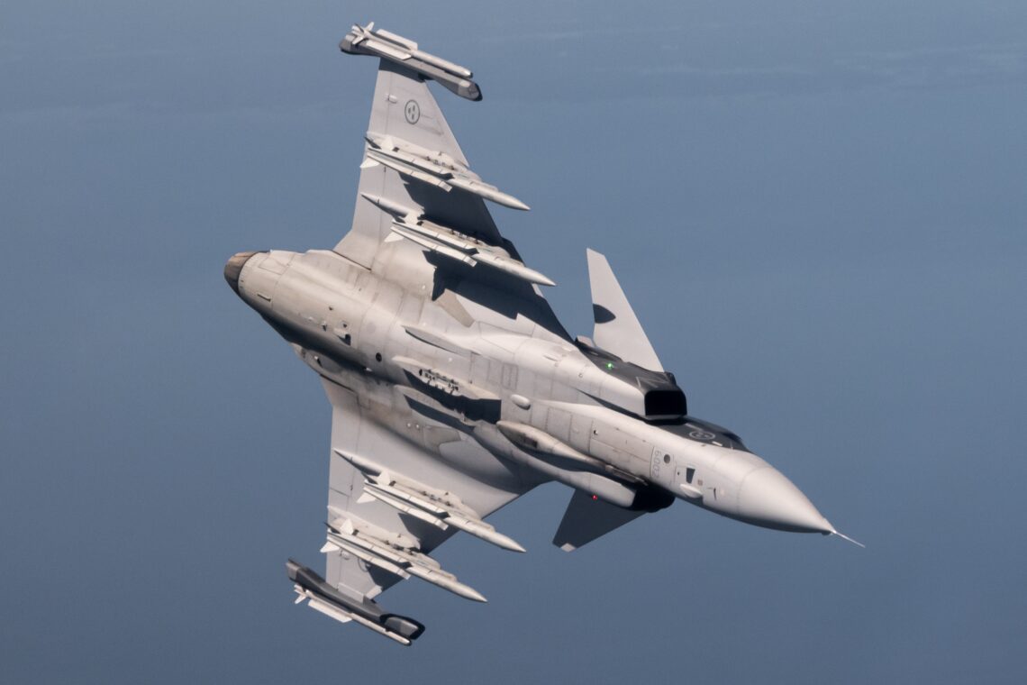 Suécia oferece novamente o caça JAS 39 Gripen para modernização da ...