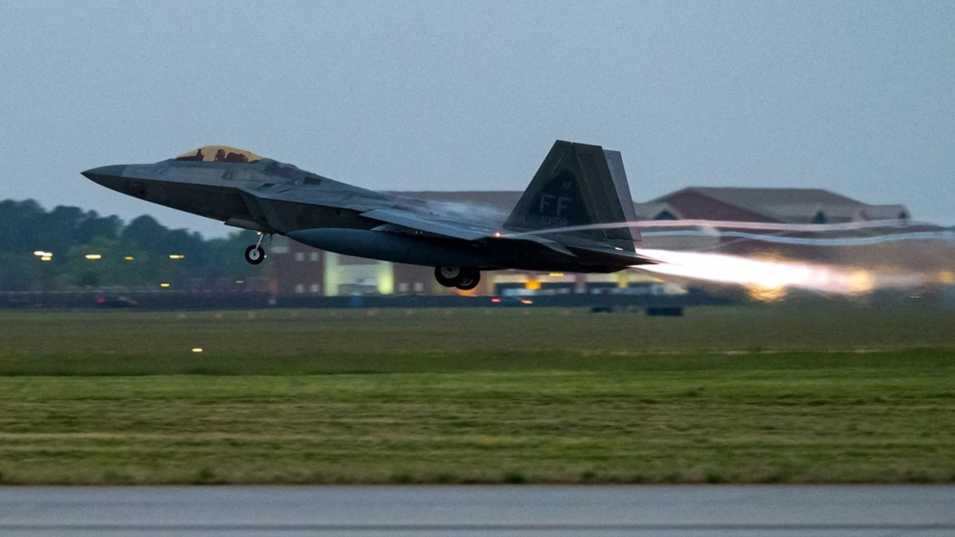 Como a Lockheed está posicionando o F-22 para voar na década de 2040 – Cavok Brasil