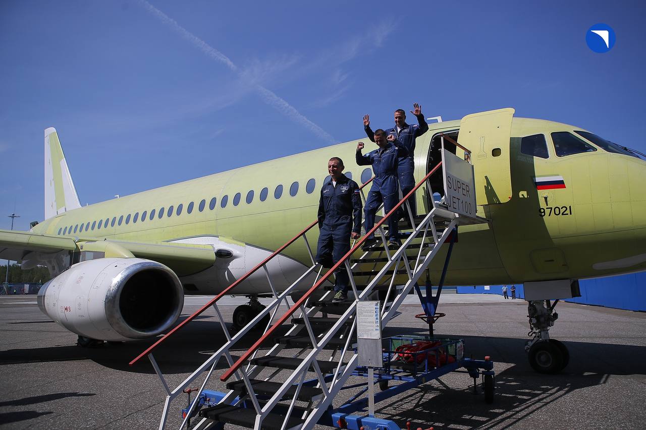 Ssj 100 Russie: Avion Sukhoi Sj 100 – XBVYA