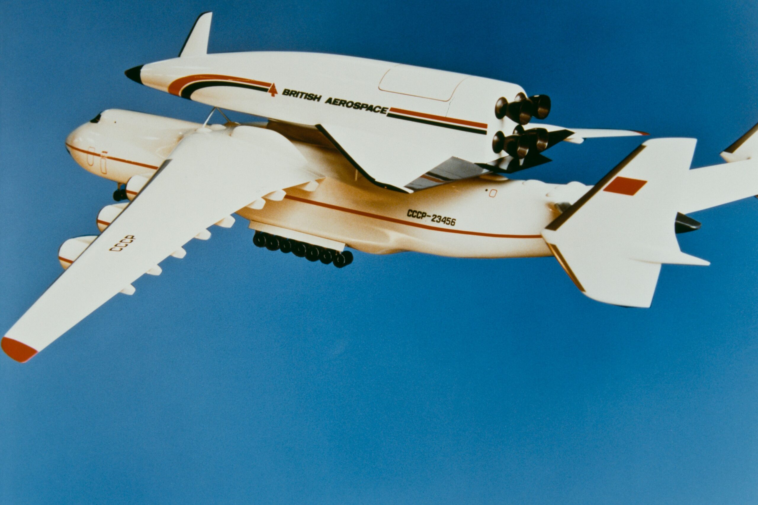 AERONAVES CANCELADAS: Antonov An-325 HOTOL – Cavok Brasil