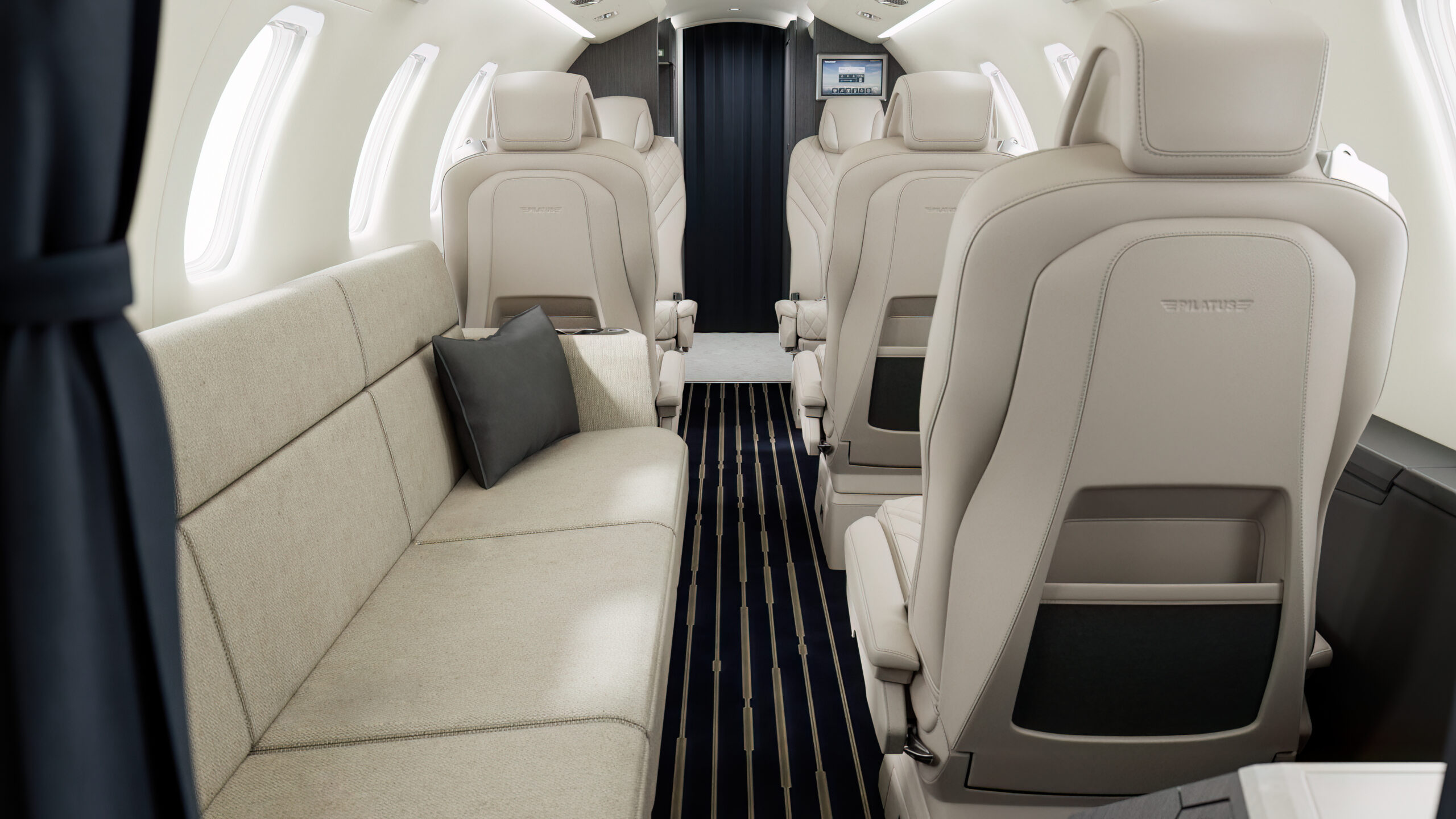 Pilatus apresenta o novo PC-24 com mais alcance, mais carga útil e ...