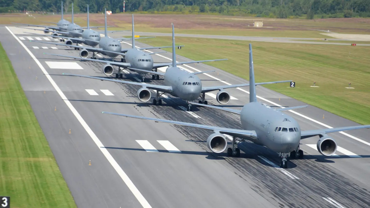 Boeing recebe pedido de US$ 2,3 bilhões para 15 aviões-tanque KC-46A adicionais para USAF ...