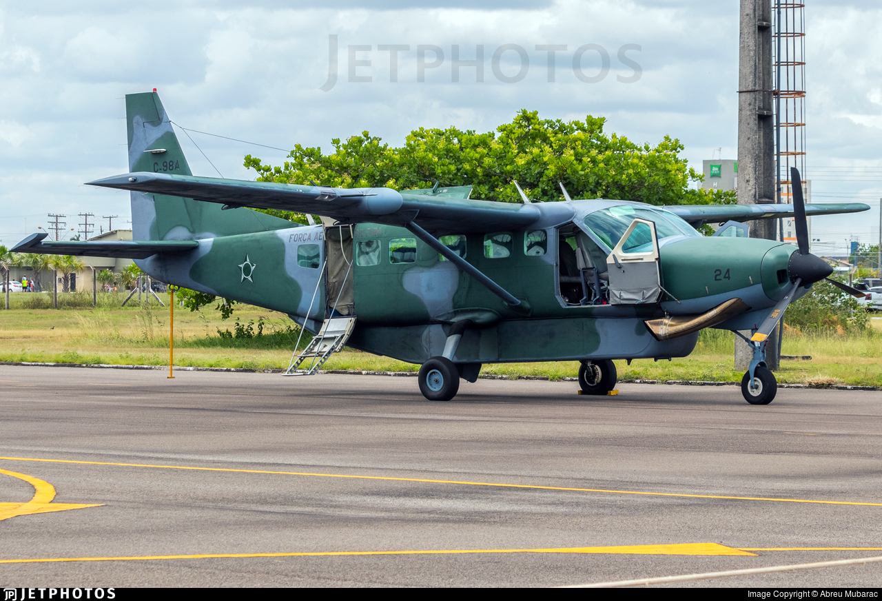 IMAGENS: FAB resgata C-98 Caravan acidentado em Roraima – Cavok Brasil