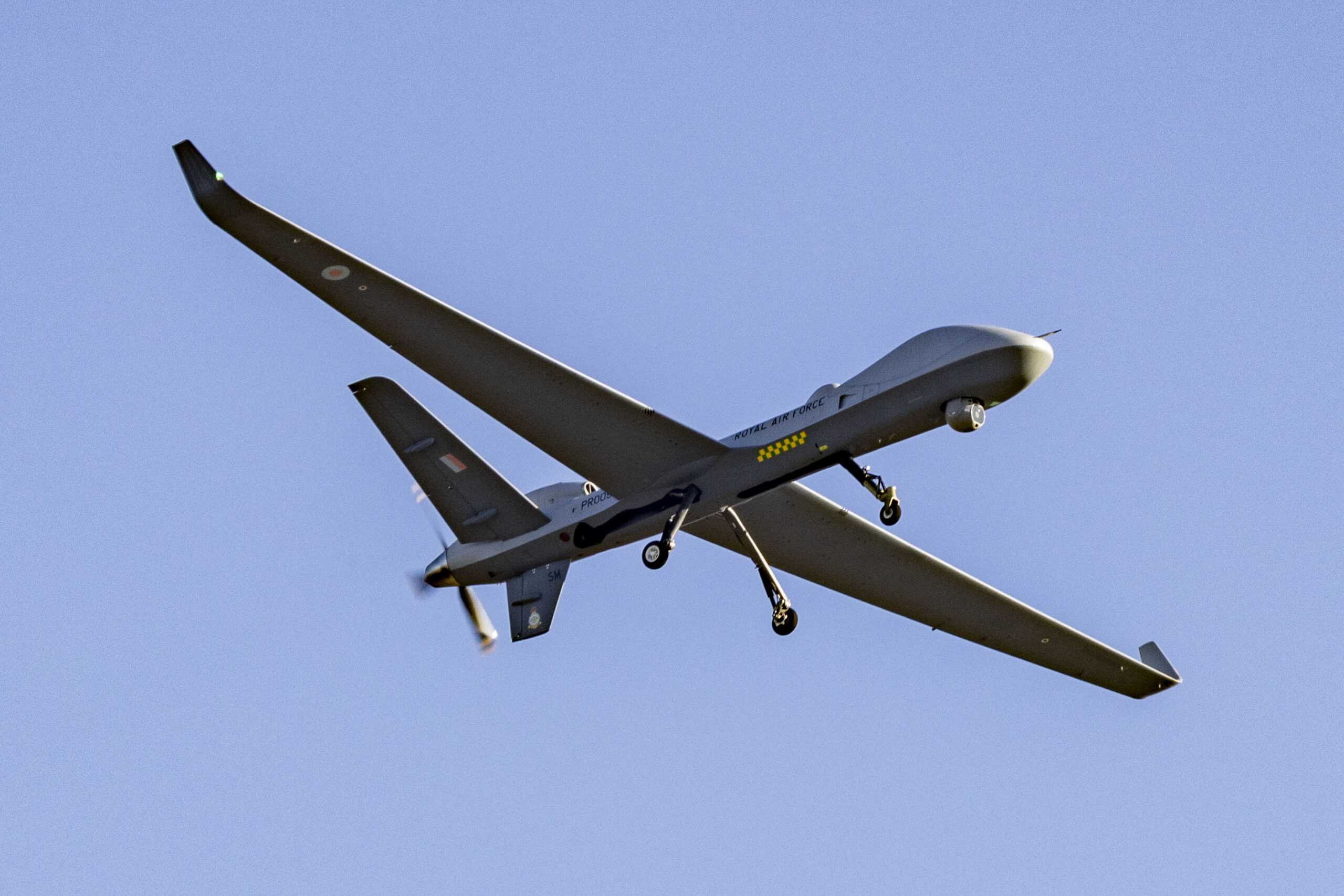 IMAGENS: Drone MQ-9B Protector da RAF voa no Reino Unido pela primeira ...