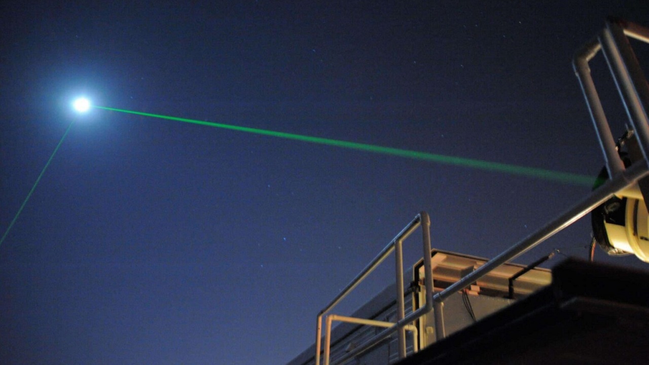 ‘Primeira luz’: NASA recebe mensagem de raio laser de 16 milhões de ...