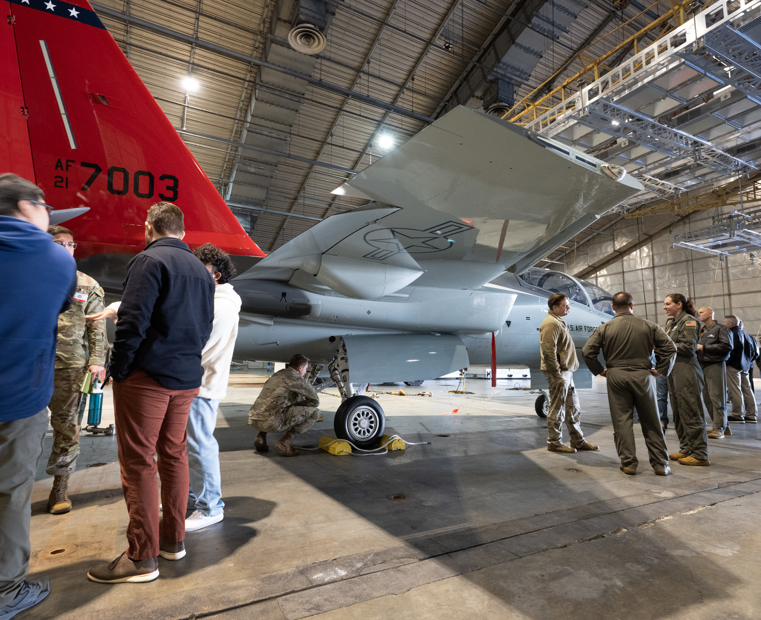 Treinador a jato T-7 Red Hawk da USAF chega em Eglin para testes ...
