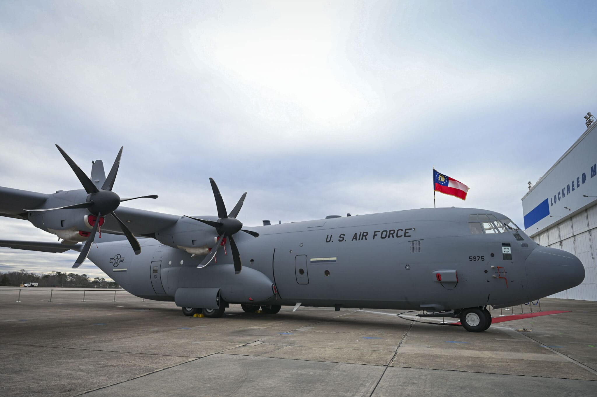 Lockheed Martin entrega o primeiro C-130J-30 Super Hercules da Guarda Aérea Nacional da Geórgia ...