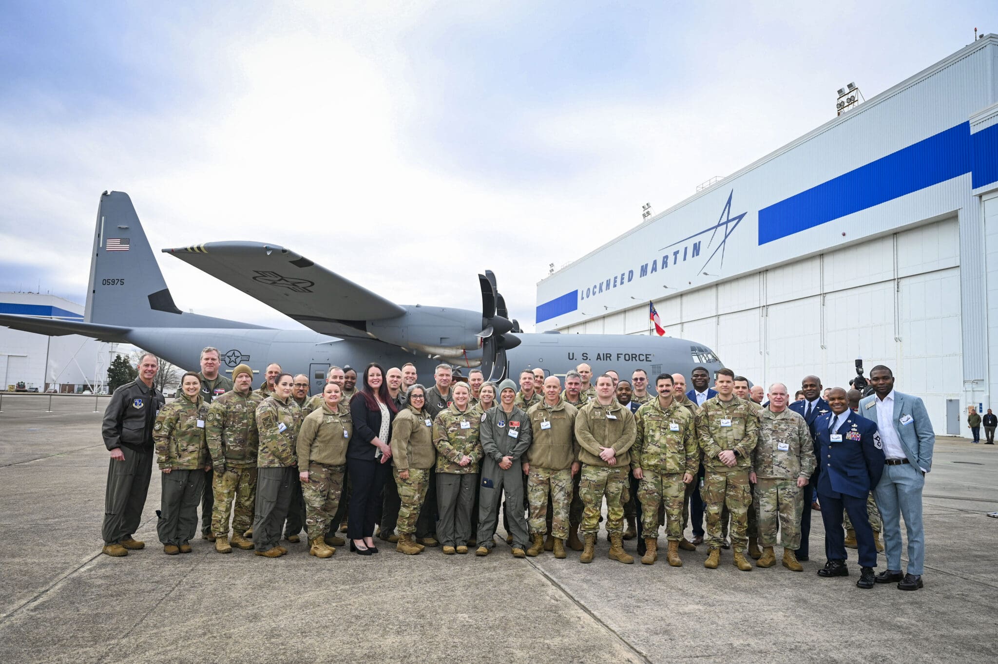 Lockheed Martin entrega o primeiro C-130J-30 Super Hercules da Guarda ...