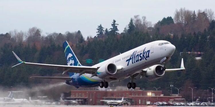 Alaska Airlines recebe seu primeiro Boeing 737 MAX 8