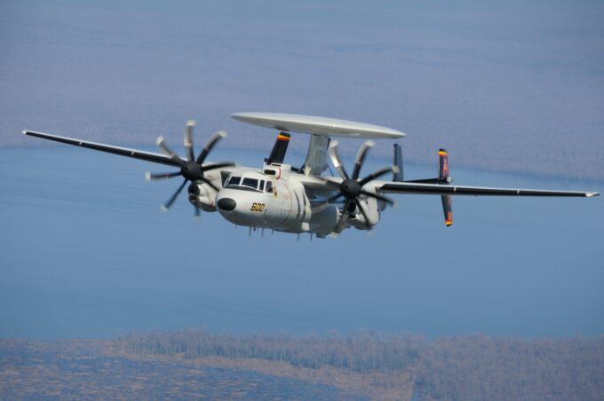 Lockheed Martin entrega 75º radar APY-9 para o E-2D Advanced Hawkeye ...