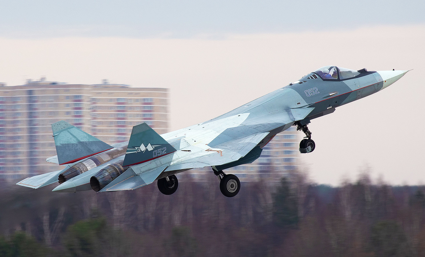 A partir de 2024, Forças Aeroespaciais Russas receberão caças Su-57 com ...