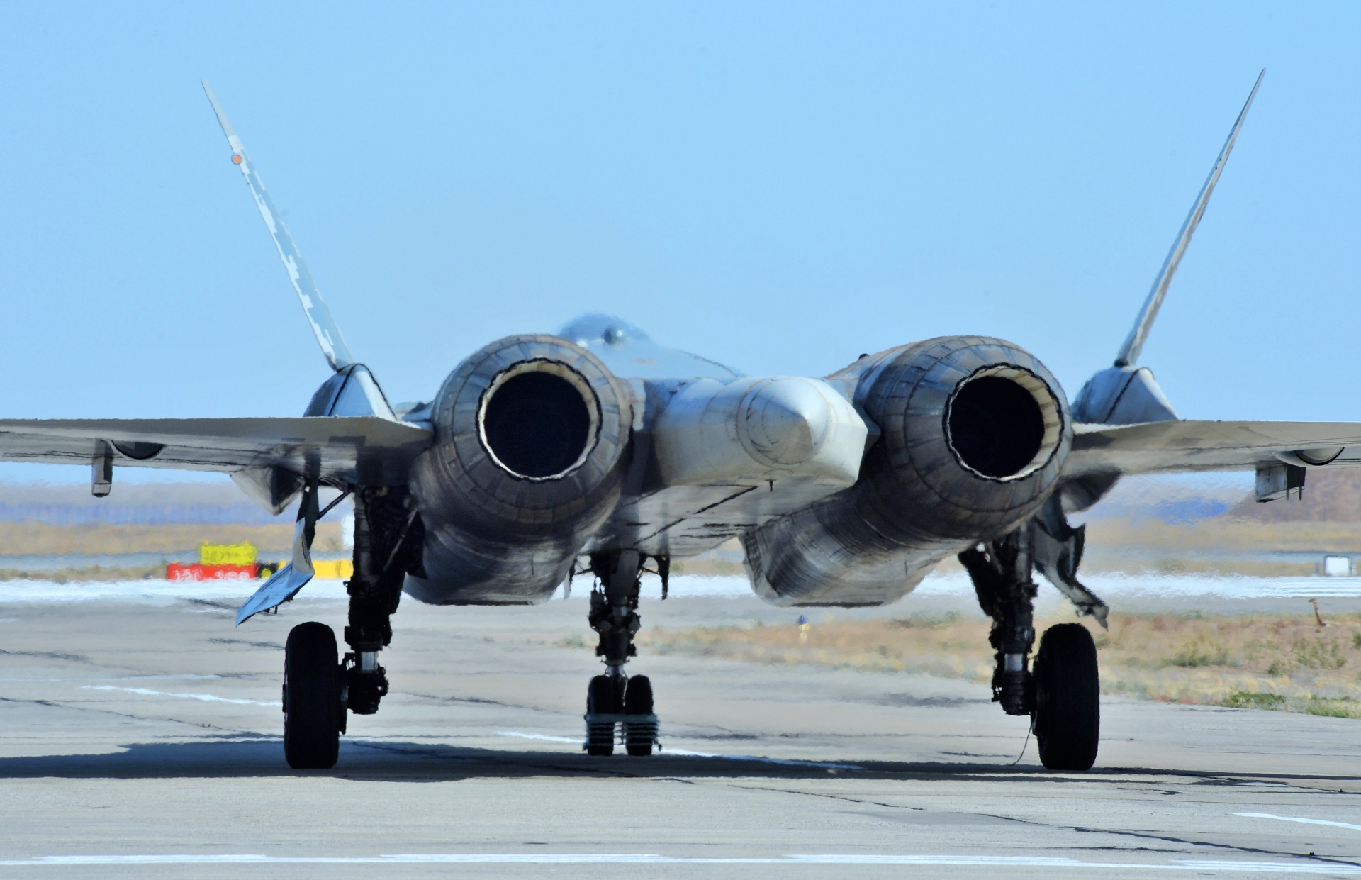 A partir de 2024, Forças Aeroespaciais Russas receberão caças Su-57 com ...