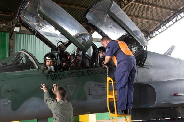 IMAGENS: COMPREP apresenta novo Comandante em cerimônia que contou com ...