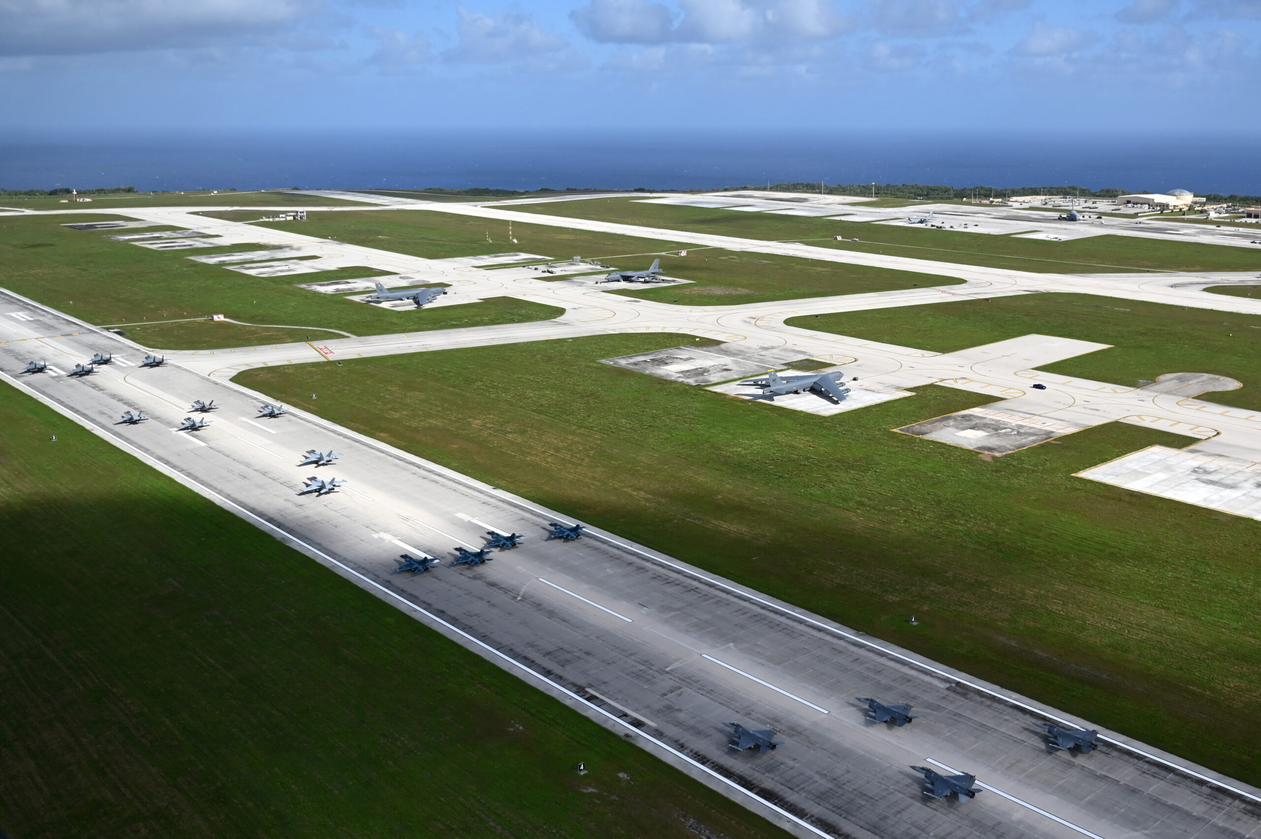 IMAGENS: Cope North 24 inicia em Guam com impressionante Elephant Walk ...