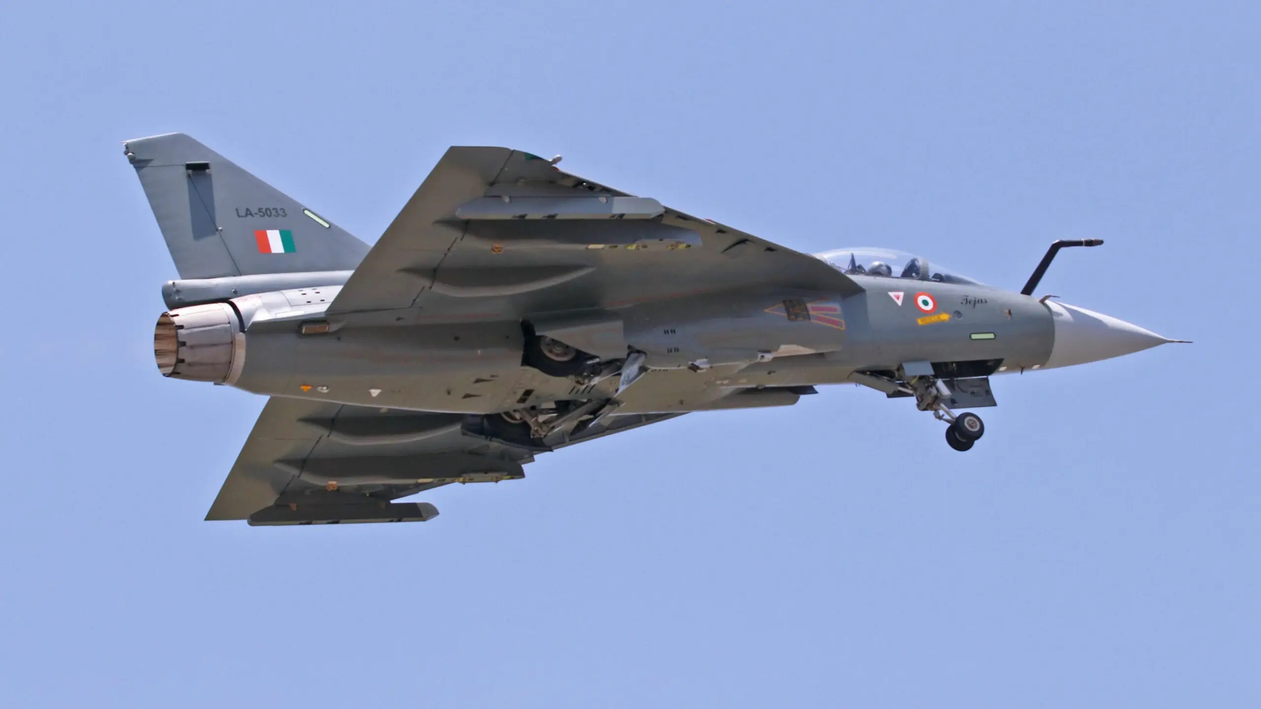 IMAGENS: Voo inaugural da primeira aeronave de combate leve Tejas Mk 1A – Cavok Brasil