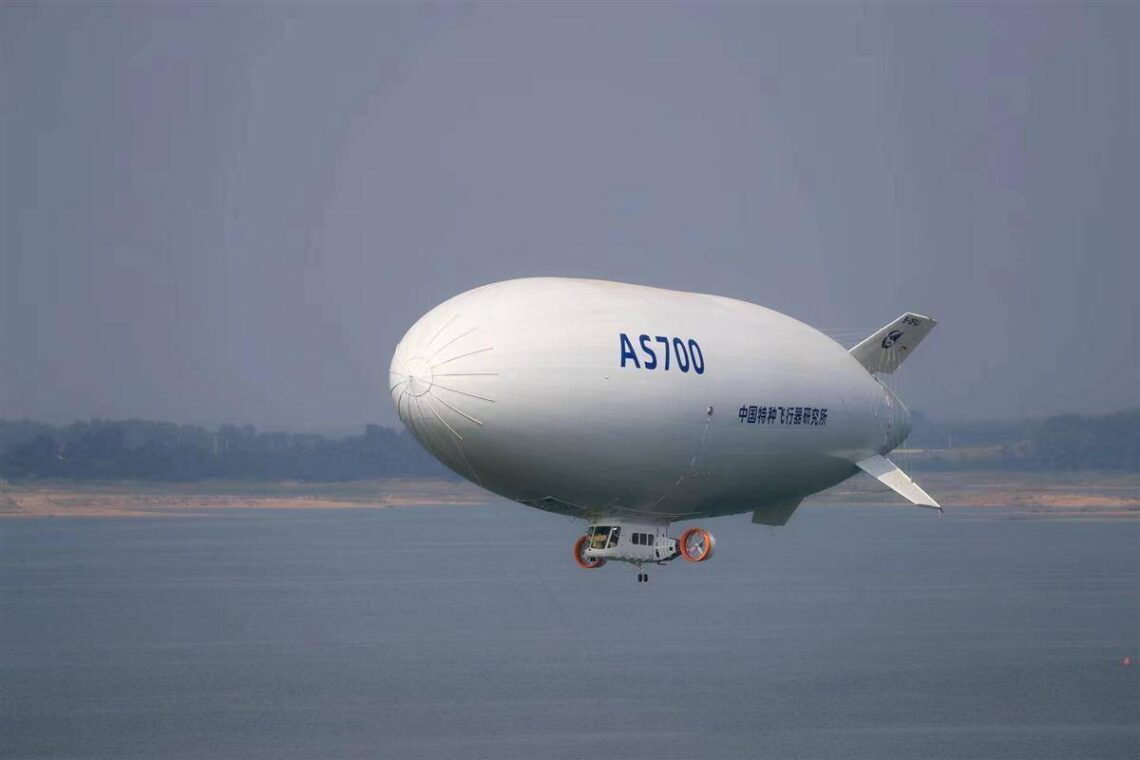 Dirigível tripulado civil AS700 desenvolvido pela China faz primeiro ...